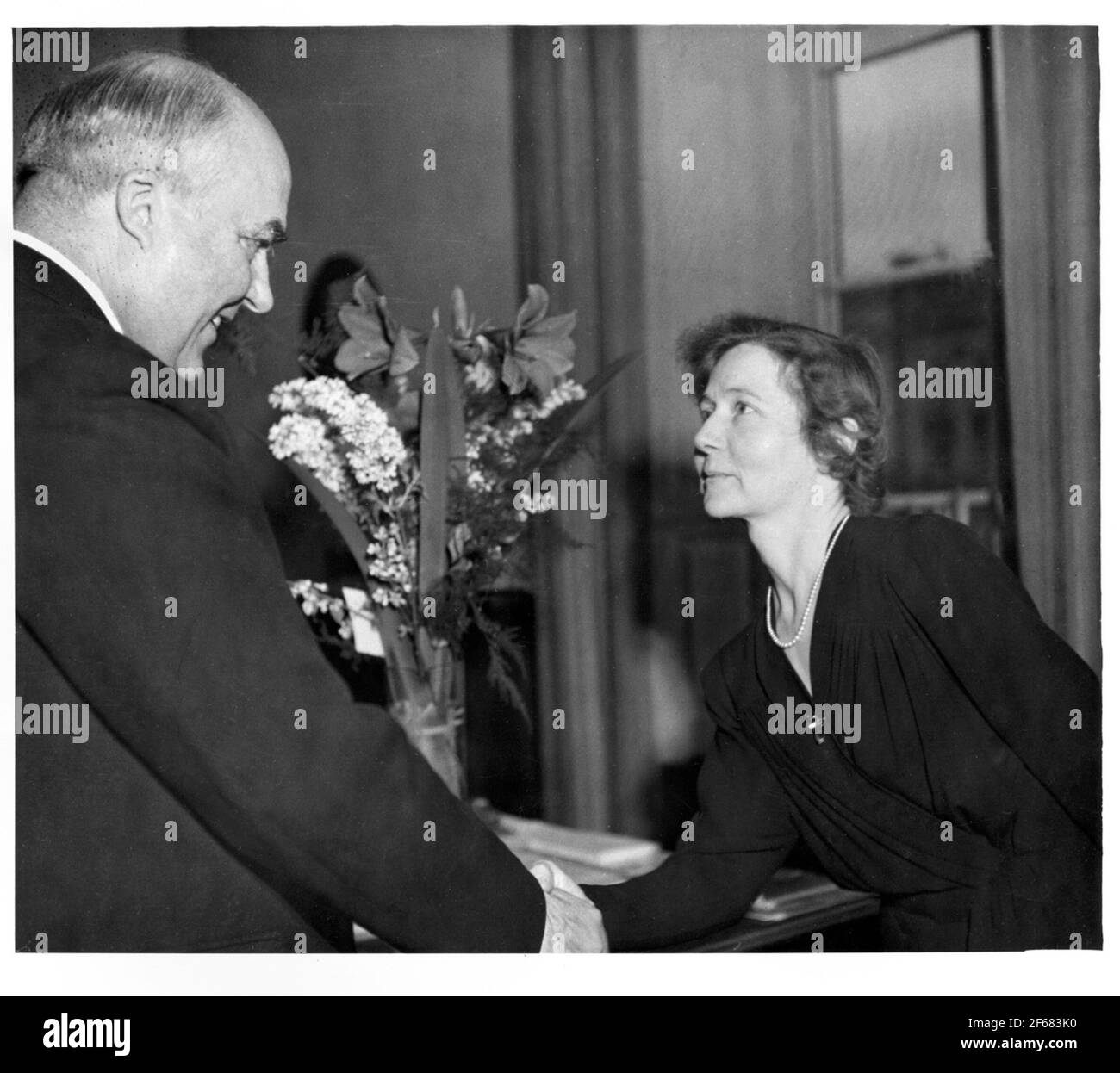 Parting at the Director General Gustaf Dahlbeck. Director-General ...