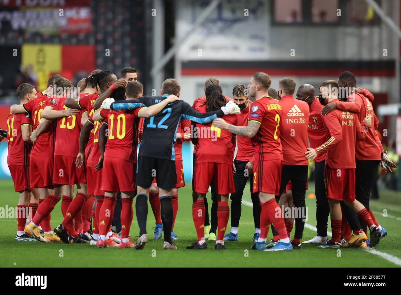 Soccer players preparing training session hi-res stock photography and ...