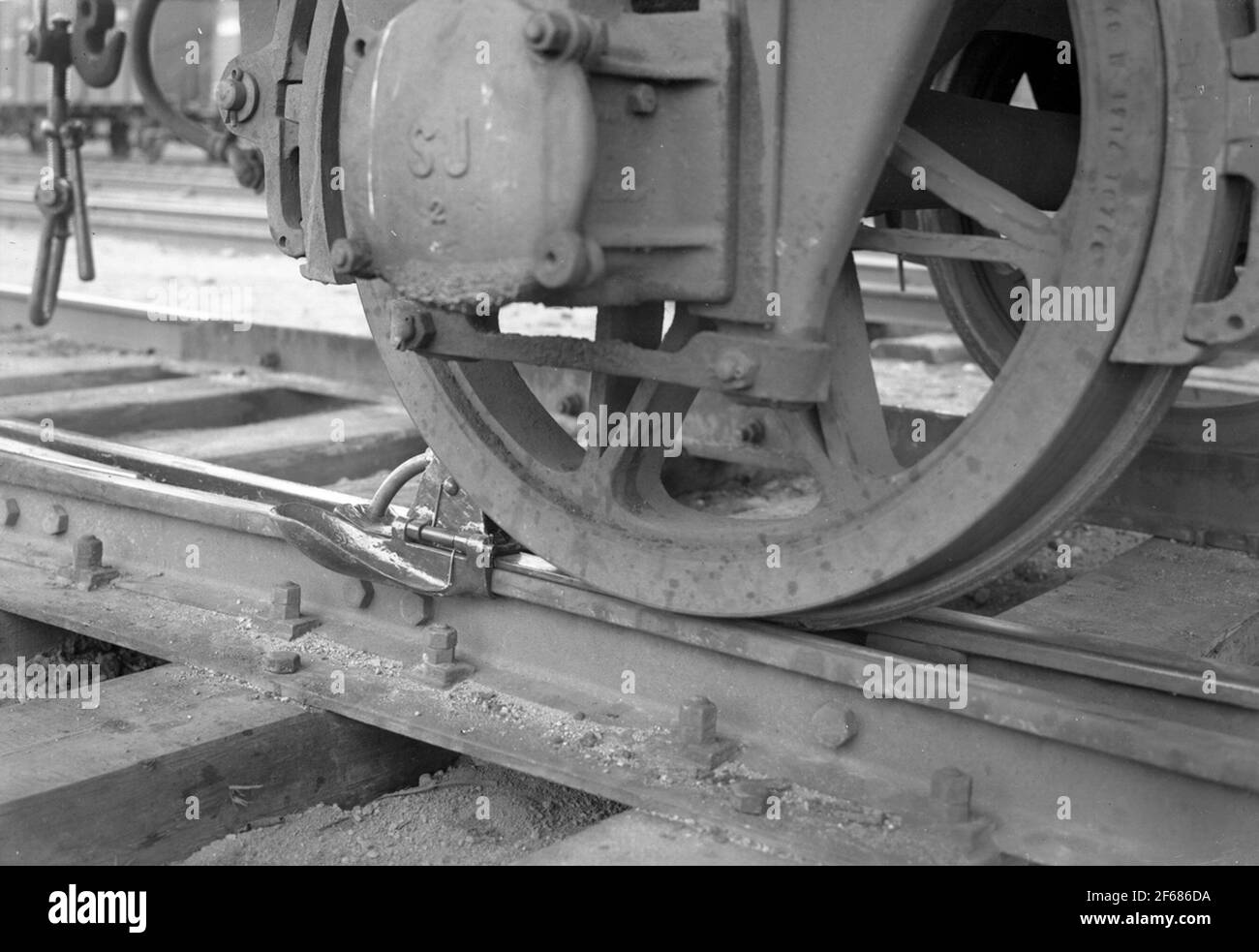 Brake shoe is a small sledge placed on one rails. When a carriage comes ...