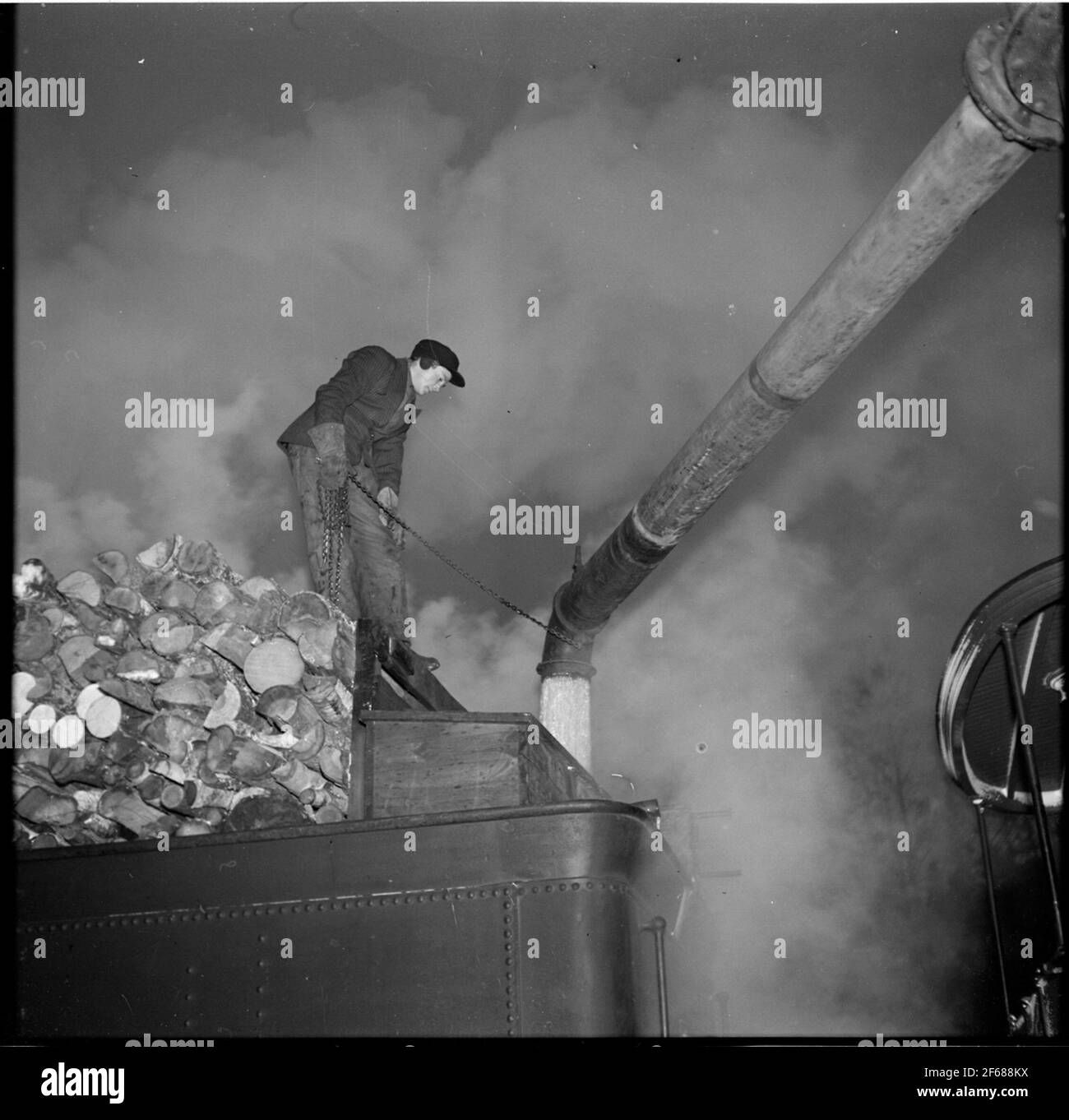 Steam LOCKS WATER TAKING Stock Photo - Alamy
