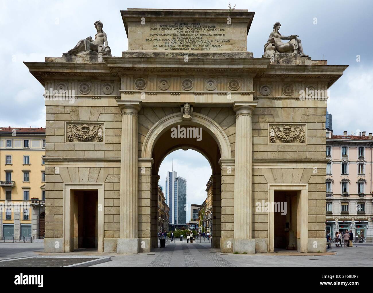Historic buildings in the center of Milan Stock Photo - Alamy