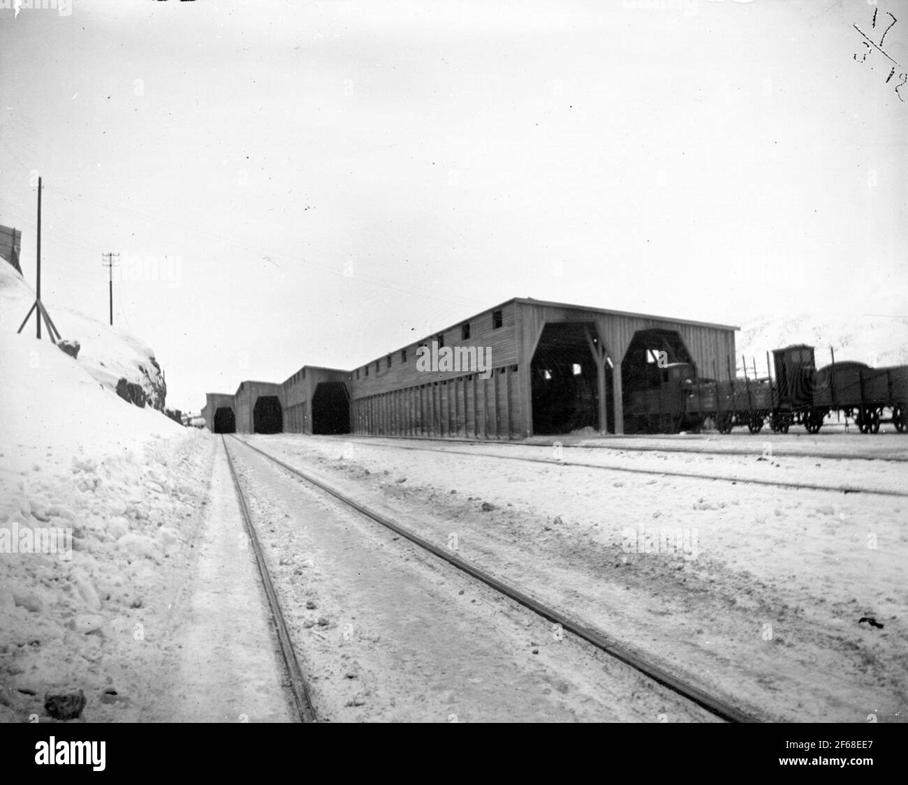 Superstructure of the railroad Stock Photo - Alamy