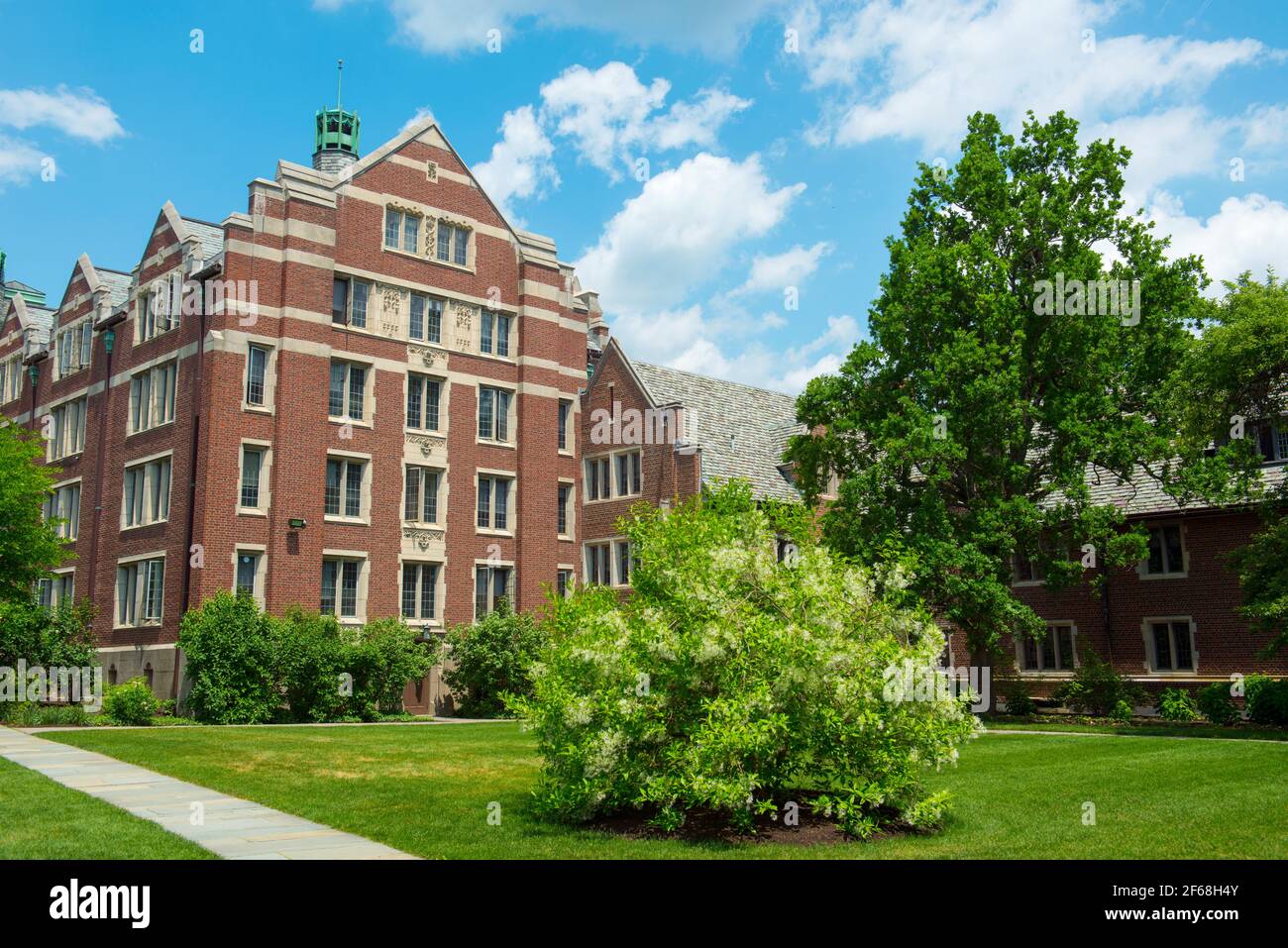 Victorian Style College Hall High Resolution Stock Photography and Images - Alamy