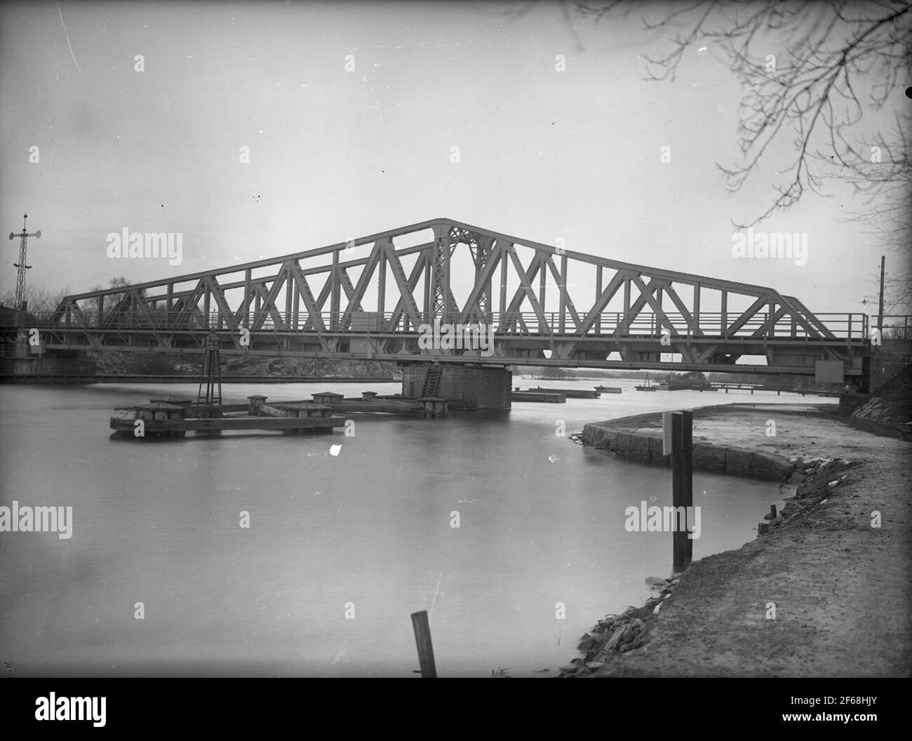 Swivel bridge from Södersvängbro to 1916 when a flap bridge was ready ...