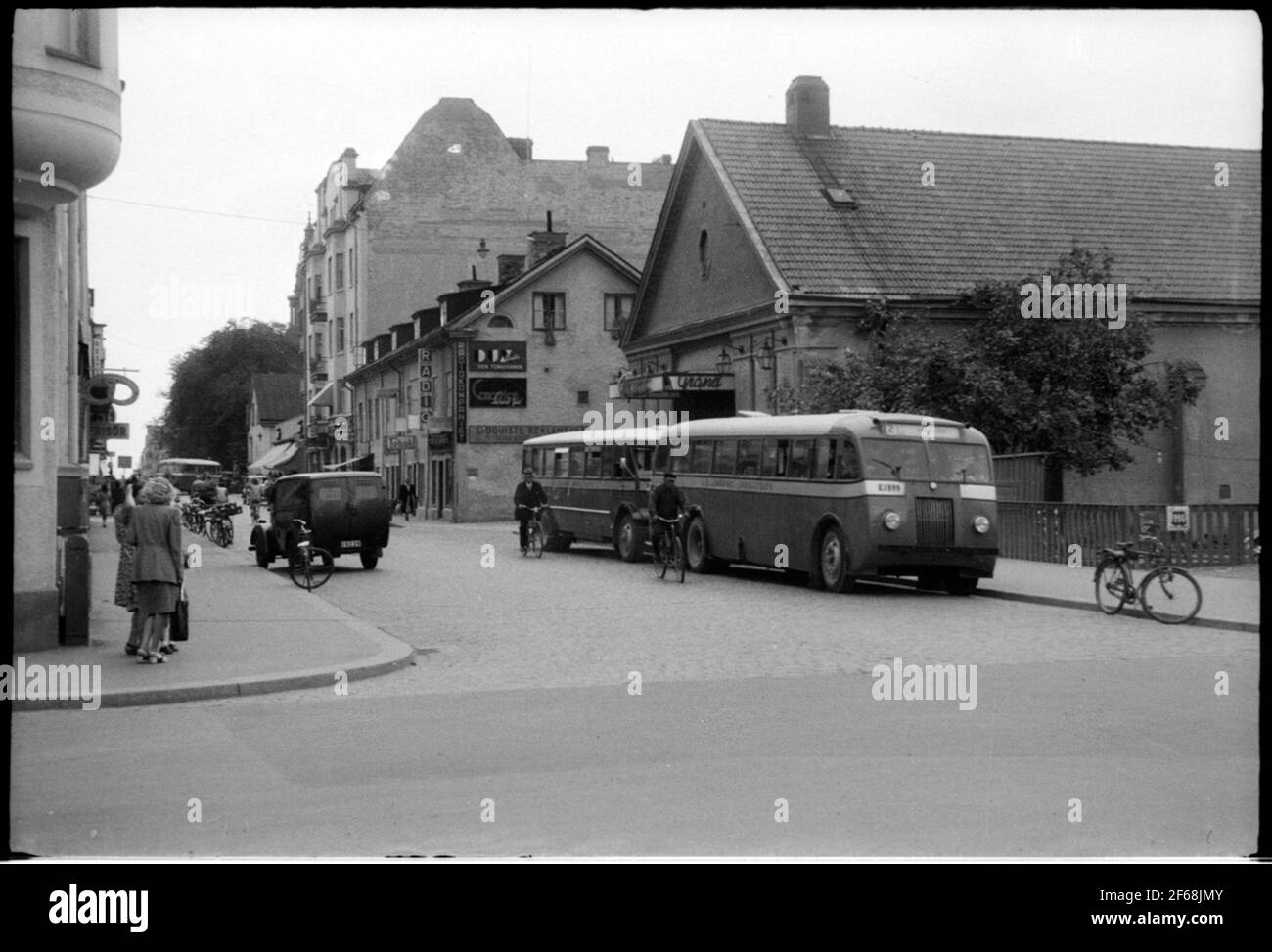 Traffic transport in city Black and White Stock Photos & Images - Alamy