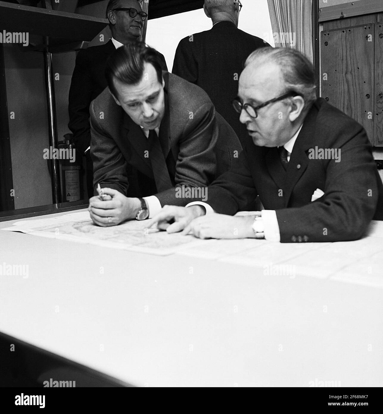 First elevator hi-res stock photography and images - Alamy