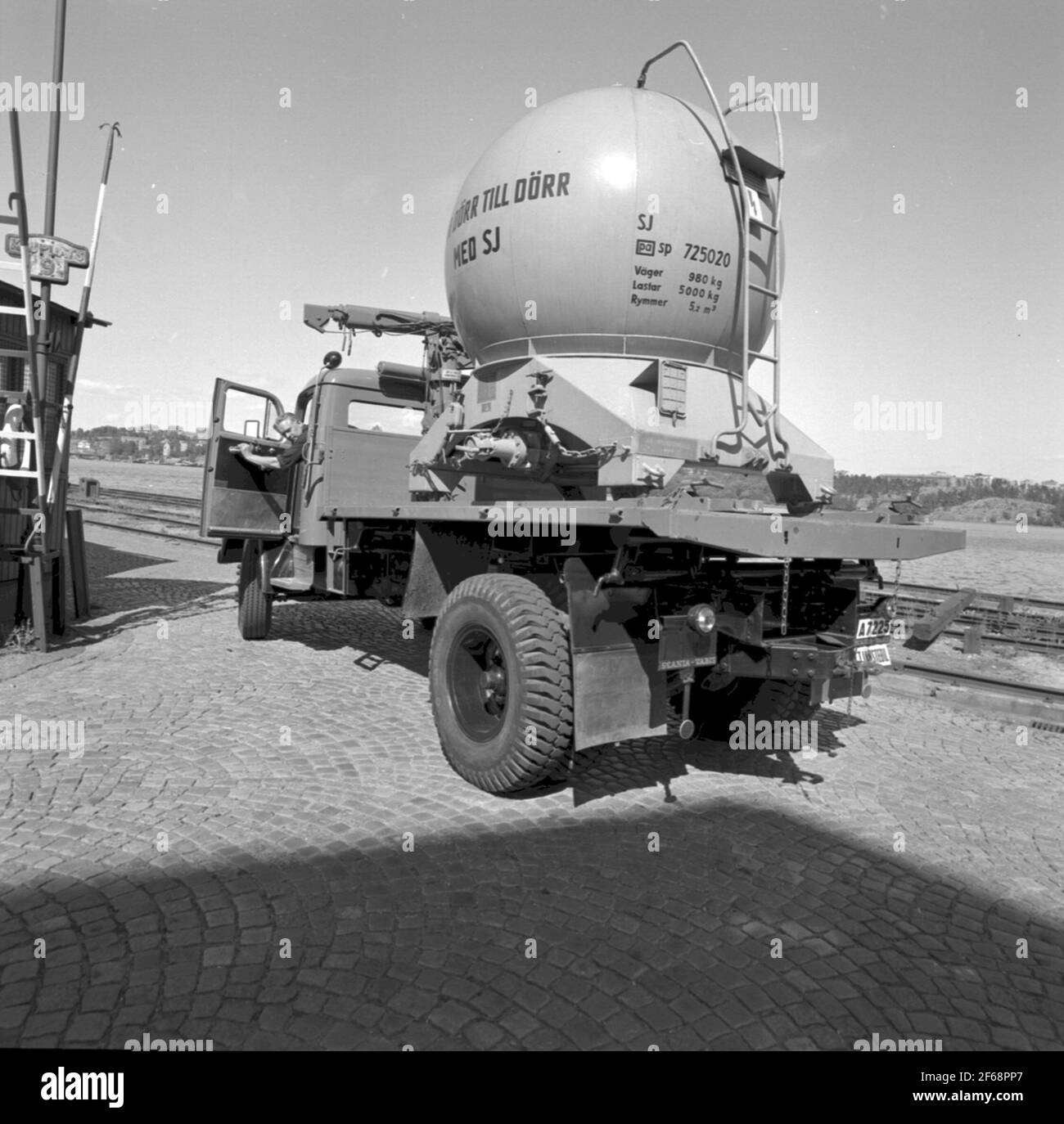 State Railways, SJ Container Loaded on Truck Flax Stock Photo - Alamy