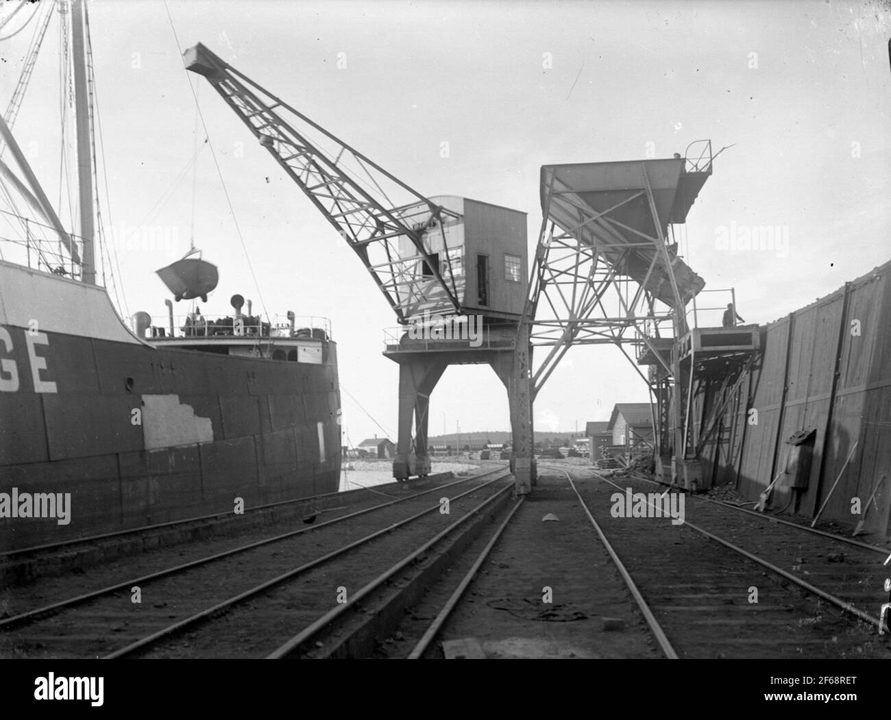 Boat unloading Black and White Stock Photos & Images - Alamy