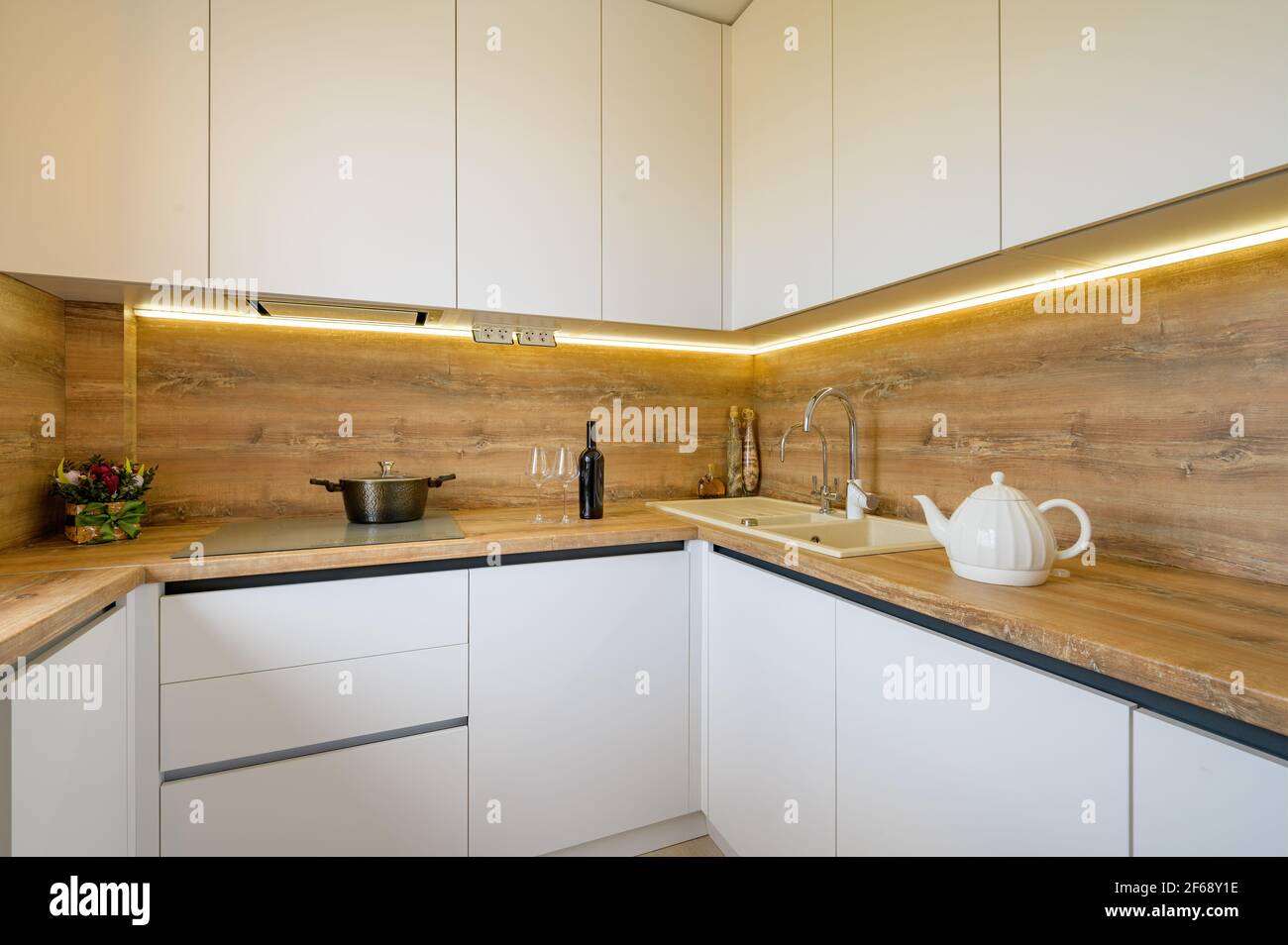 Details modern white wooden kitchen hi-res stock photography and images ...