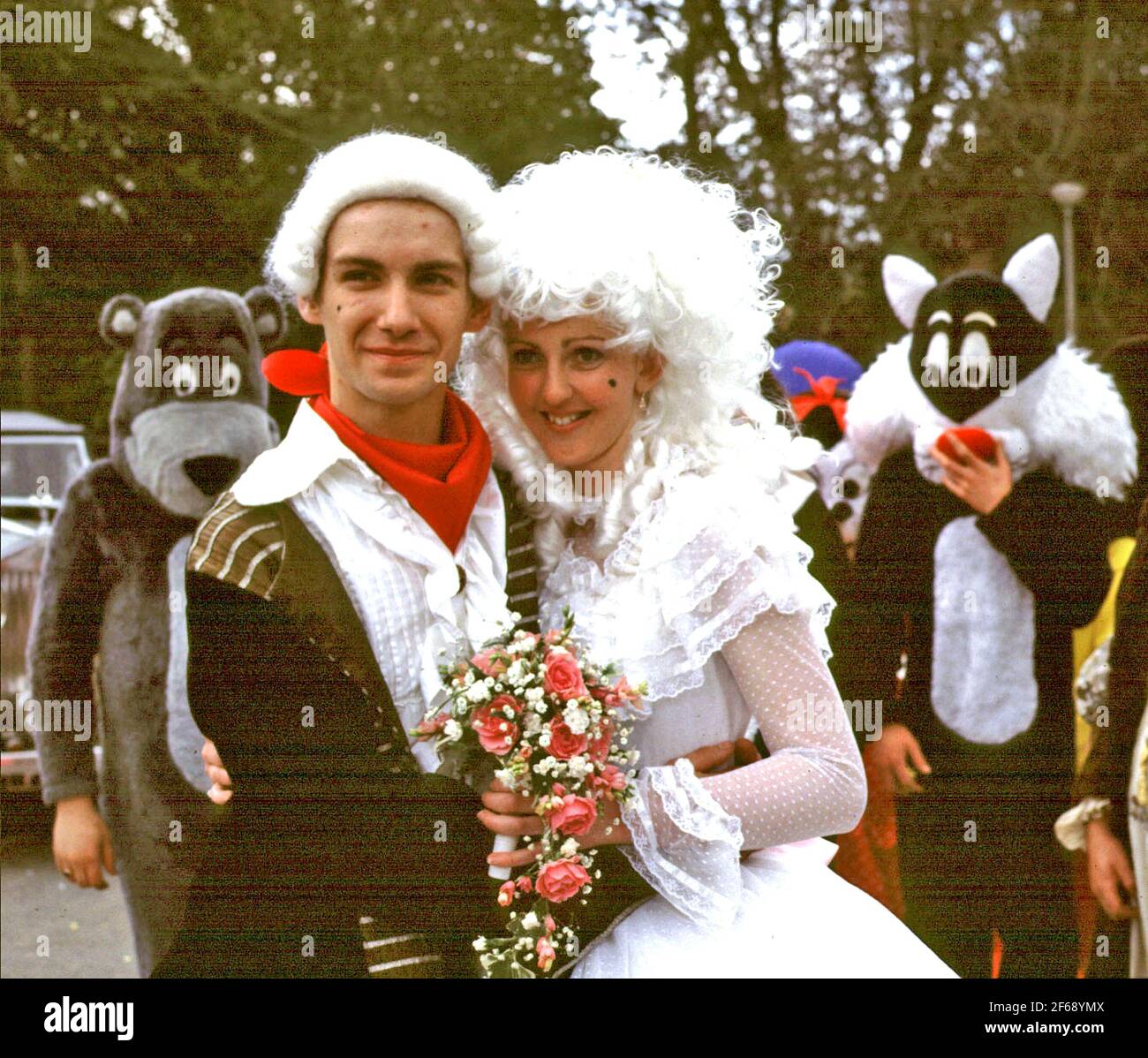 PRINCE CHARMING , TONY BALE (28) MARRIES CINDERELLA. JULIE LAW AT ...