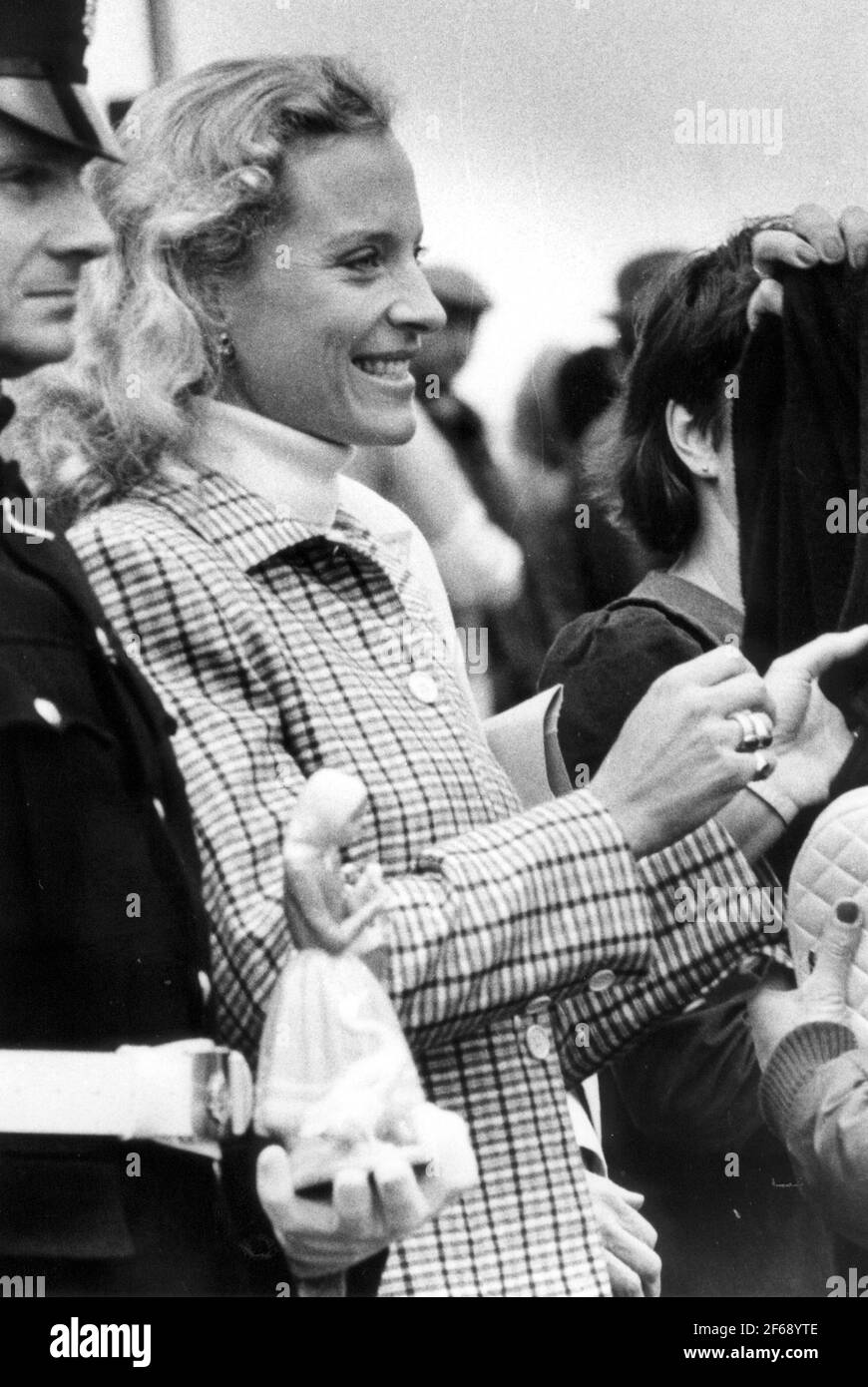 PRINCESS MICHAEL OF KENT AT GOODWOOD. PIC MIKE WALKER, 1984 Stock Photo ...