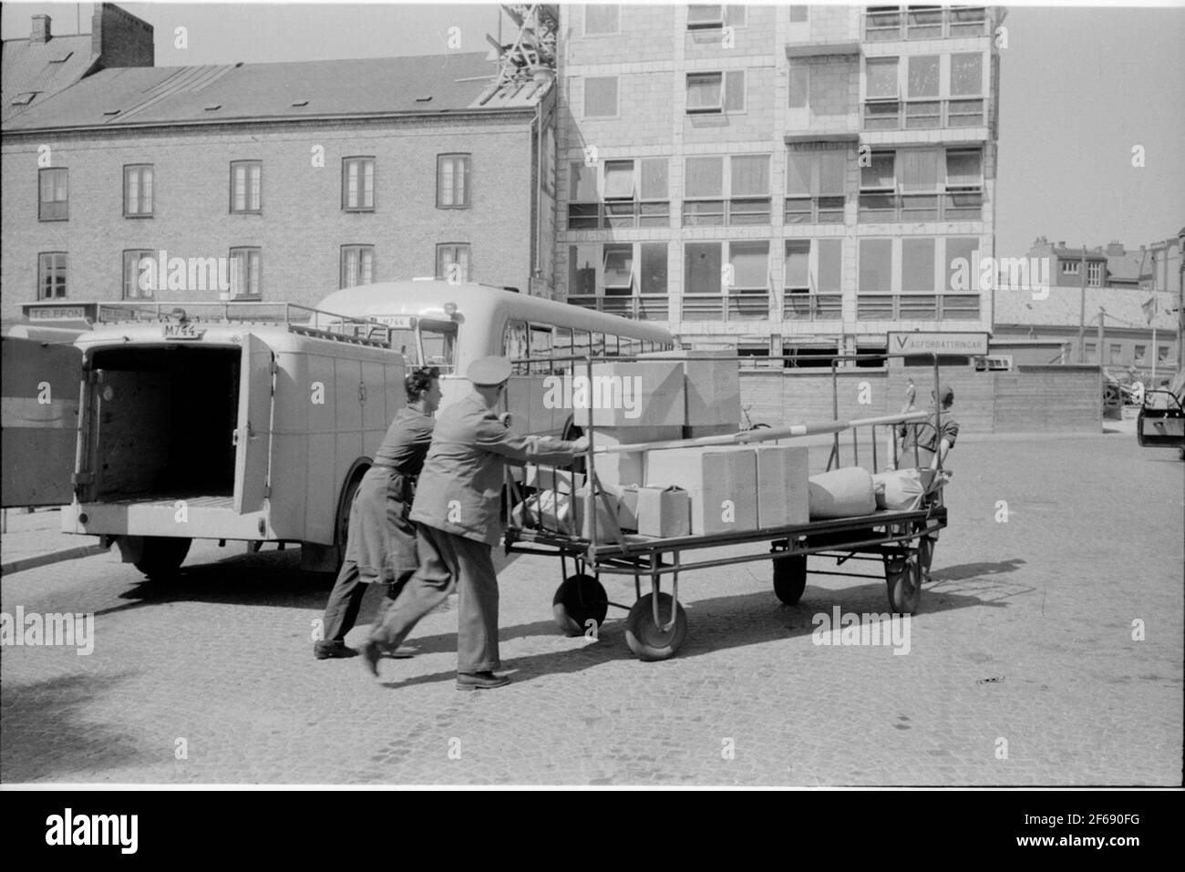 Loaded bus Black and White Stock Photos & Images - Alamy