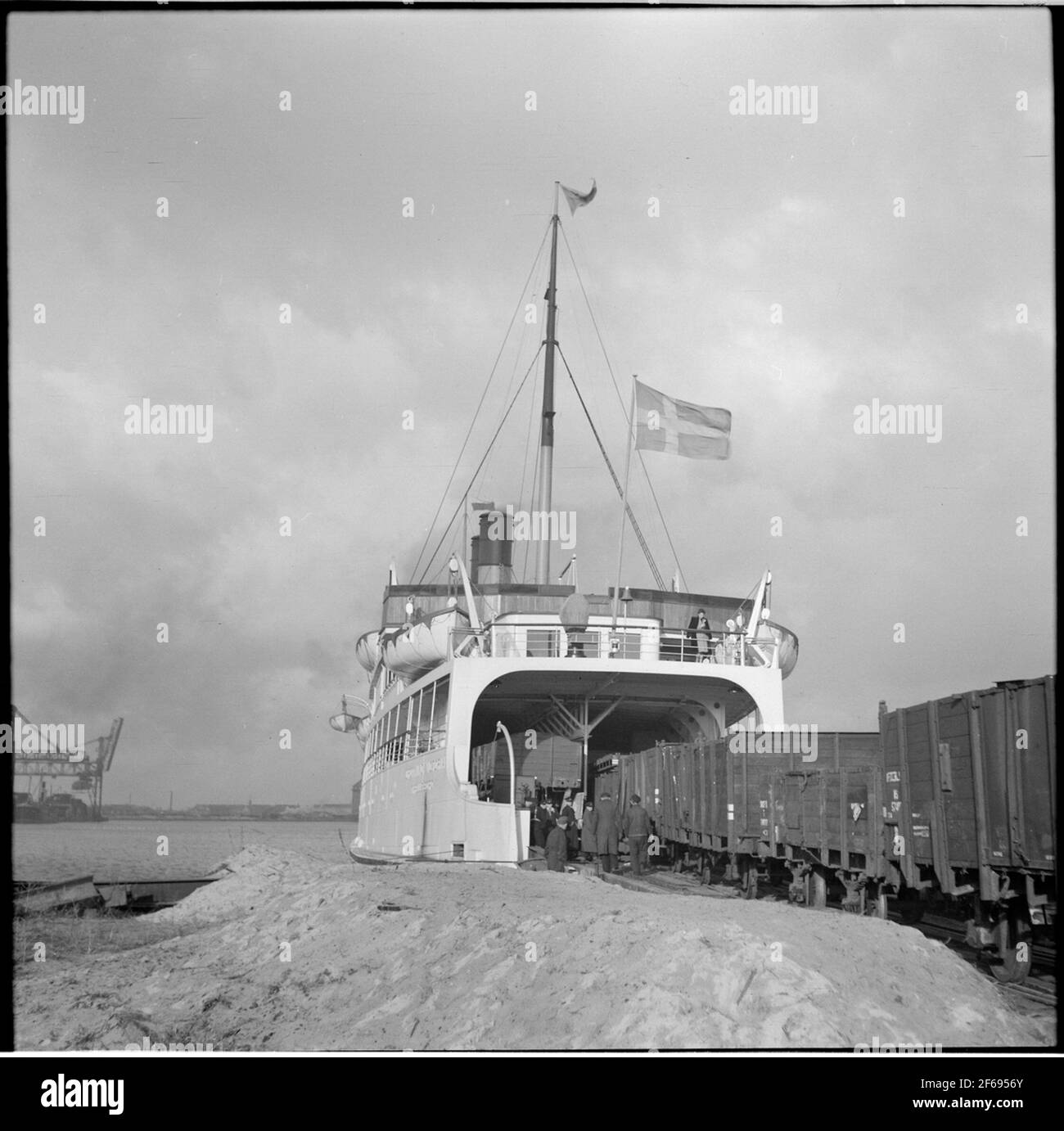 Loading / unloading freight wagons on the train ferry in Värtan Stock ...