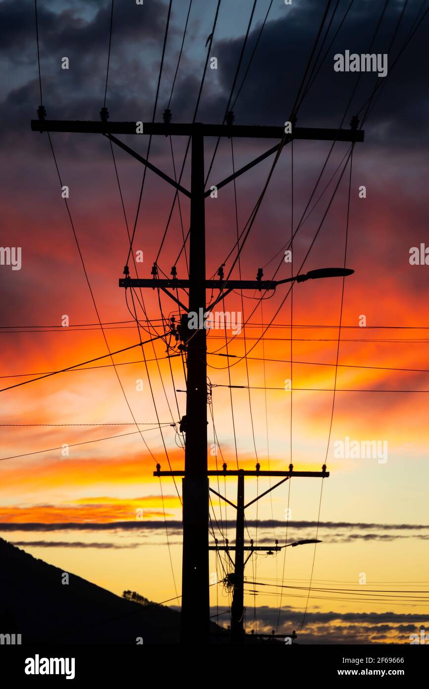 Powerline utility hi-res stock photography and images - Alamy