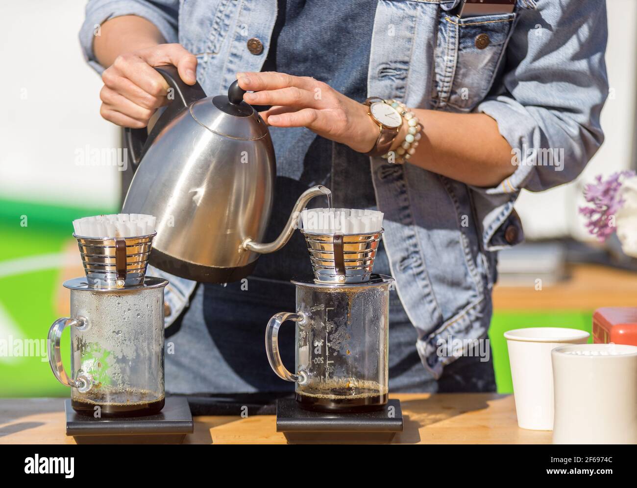 Outdoor coffee shop hi-res stock photography and images - Alamy