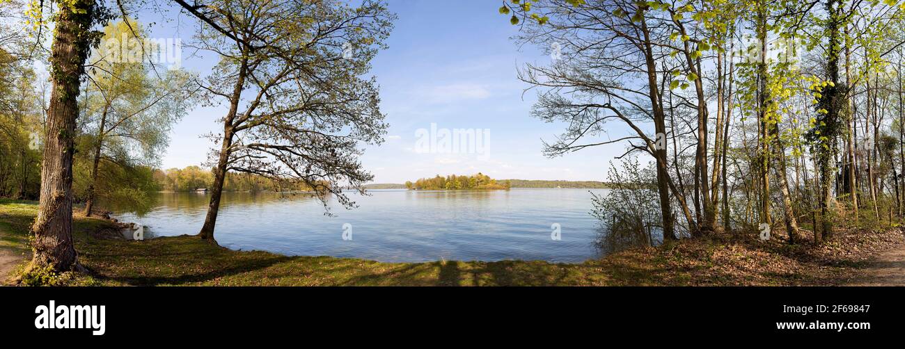 Panorama of lake of Starnberg, Bavarian mountains, Germany in ...
