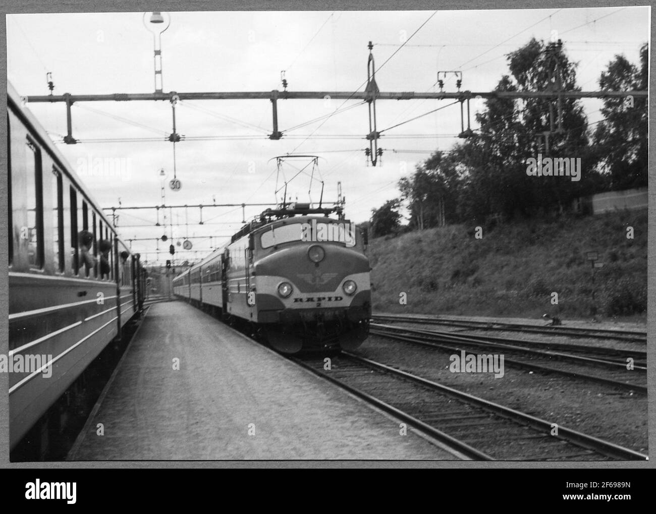 The state railways, SJ RA2 847 "Rapid 2" with the nice train "Ådalen ...