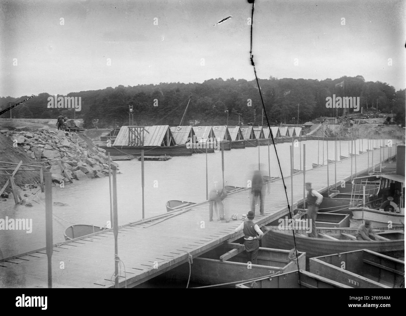 Military pontoon bridge hi-res stock photography and images - Alamy