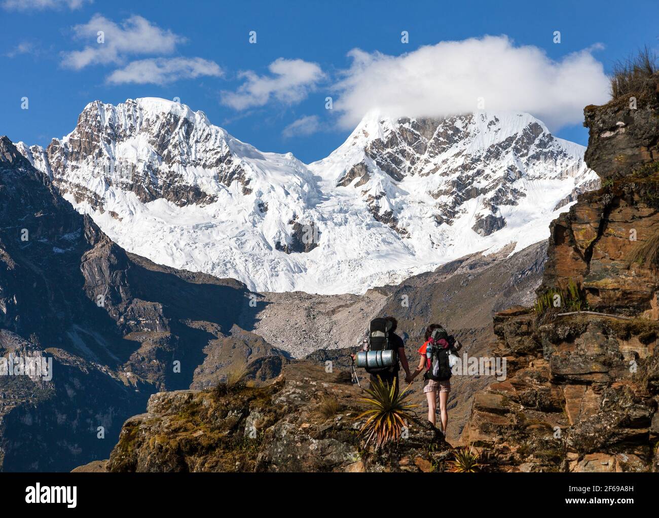 Andes mountains peru hi-res stock photography and images - Alamy