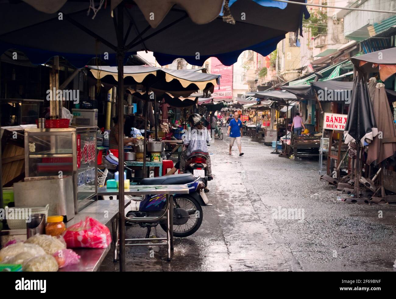 Dirty street food hi-res stock photography and images - Alamy