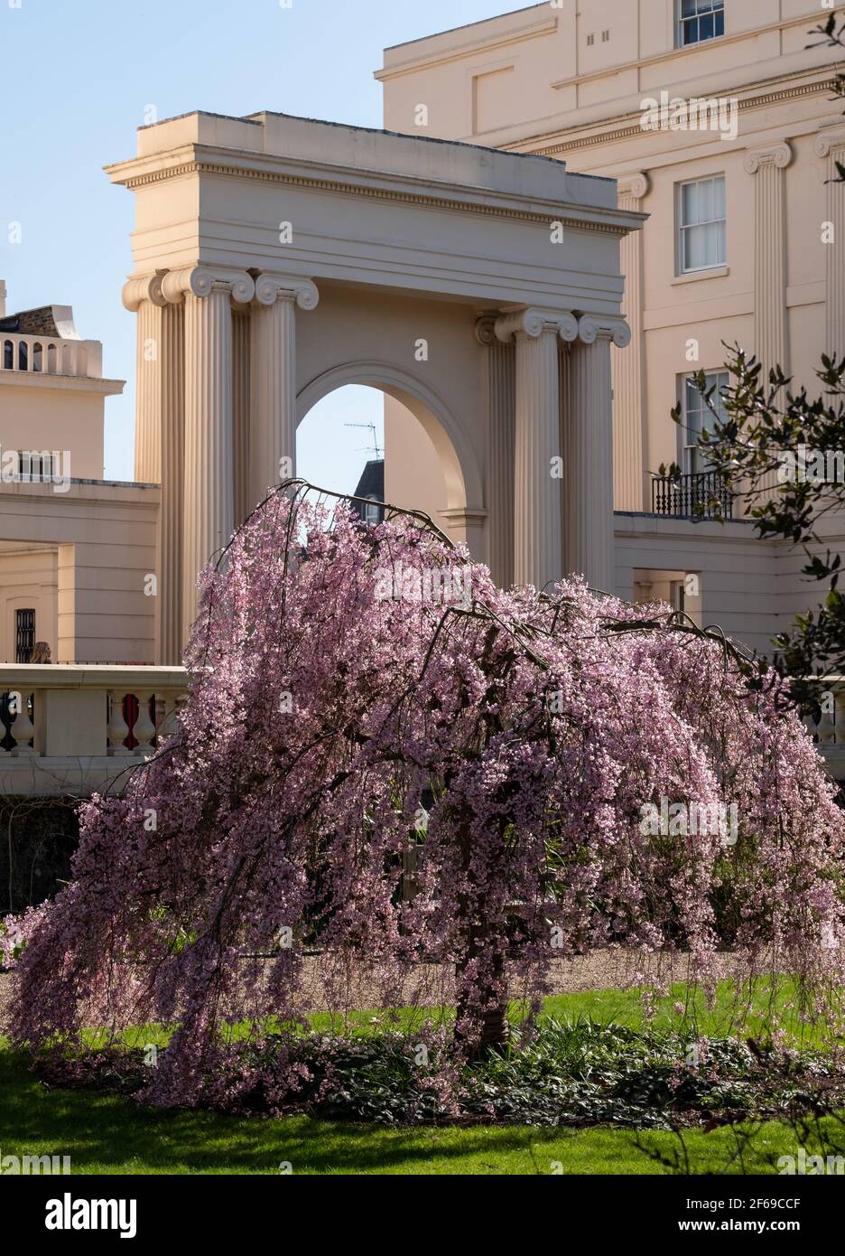 Arch at Chester Terrace, part of the Grade 1 listed Nash Terraces ...