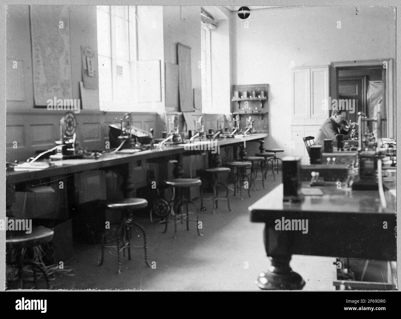 Telegraph office station hi-res stock photography and images - Alamy