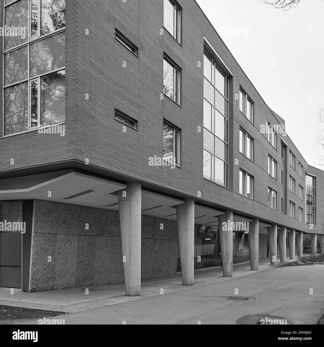 Young happy student friends Black and White Stock Photos & Images - Alamy