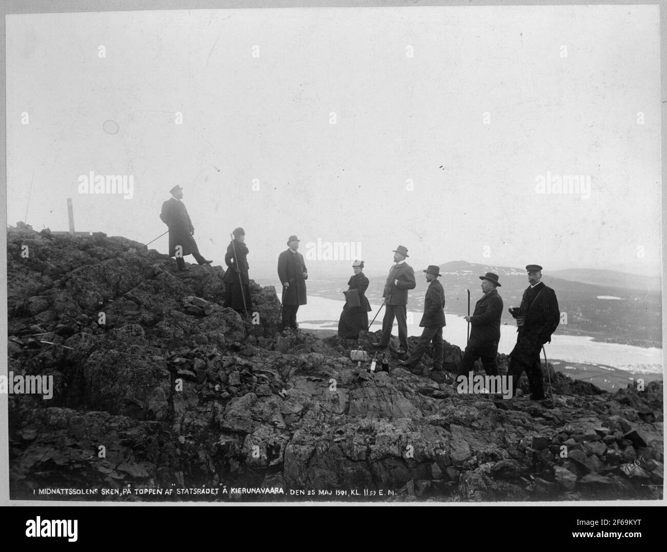 Group photo in midnight sun shine on kirunavaara Stock Photo - Alamy