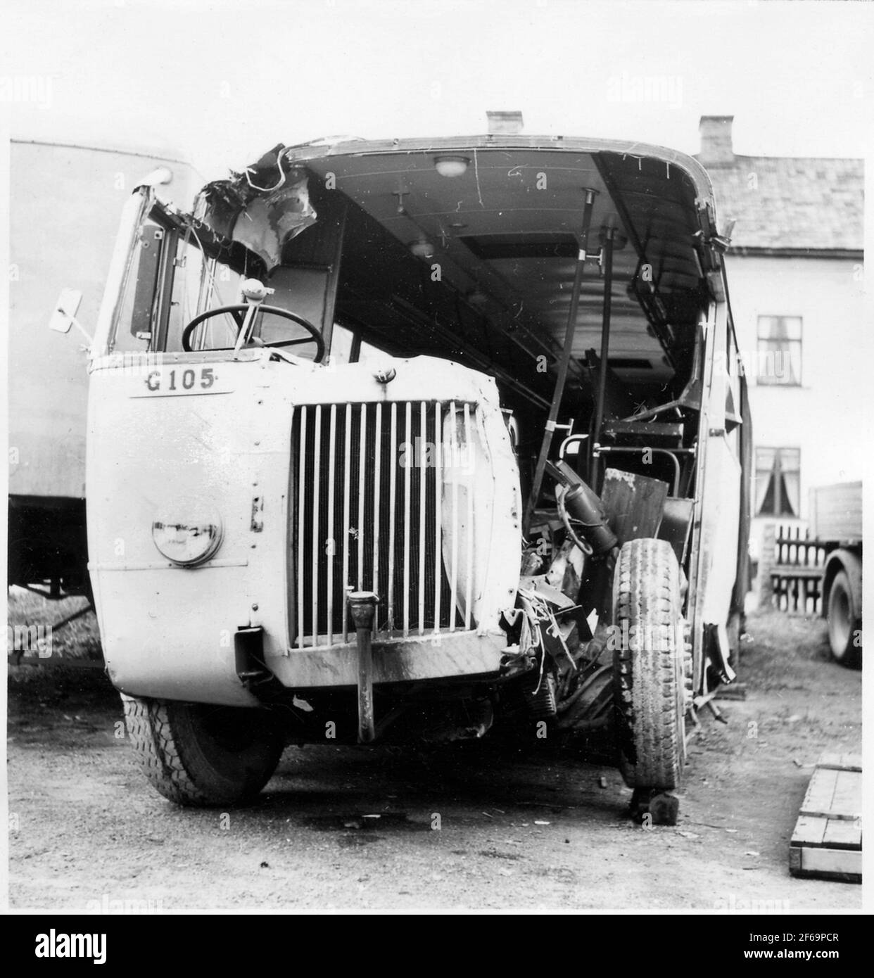 Crash damaged bus Stock Photo - Alamy