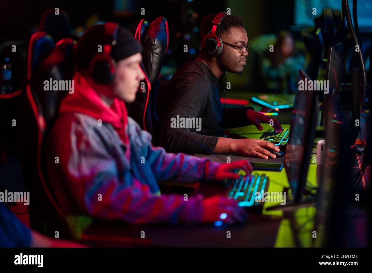 Live streaming setup hi-res stock photography and images - Alamy