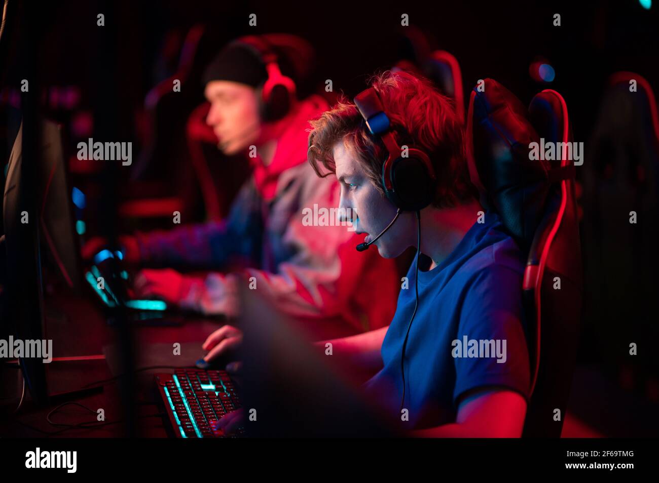 Cyber games arena hi-res stock photography and images - Alamy