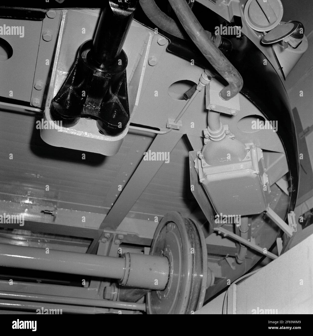 UF6, mounting of leash, wheel rack Model 50 CFO: Machine Agency Stock ...