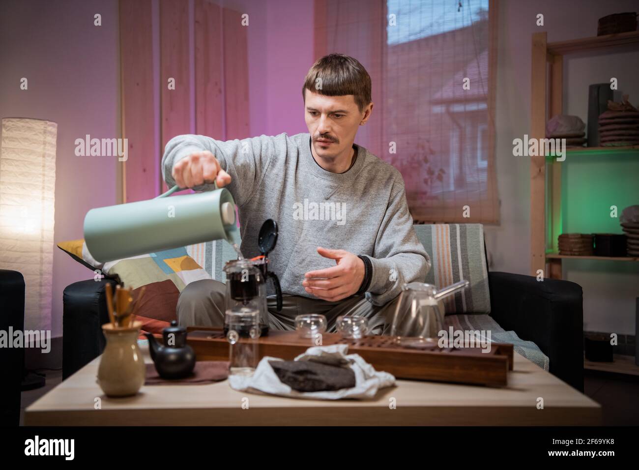The master conducts online training in the chinese tea ceremony. Shows ...