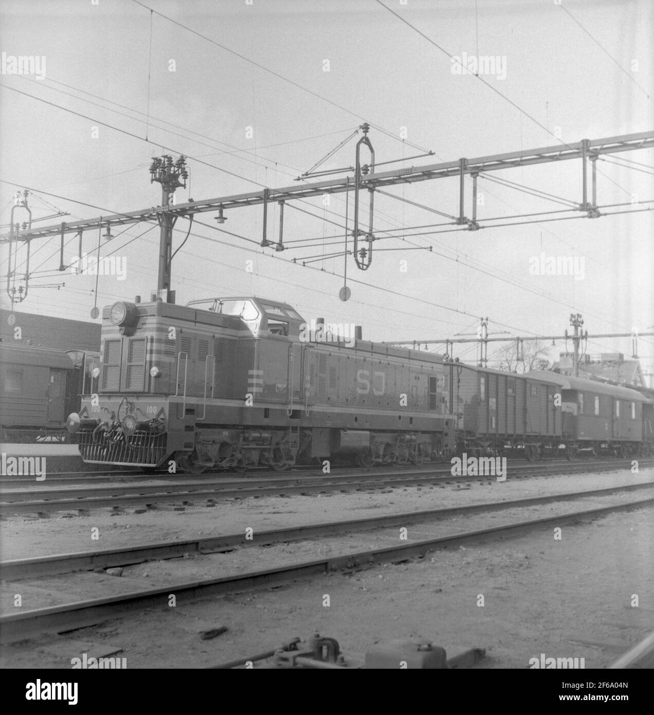 The state's railways, SJ T4 100 by train Stock Photo - Alamy