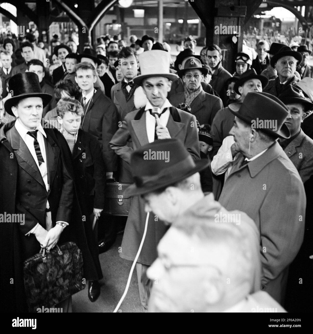 Historic train trip from Stockholm to Gothenburg for the inauguration ...