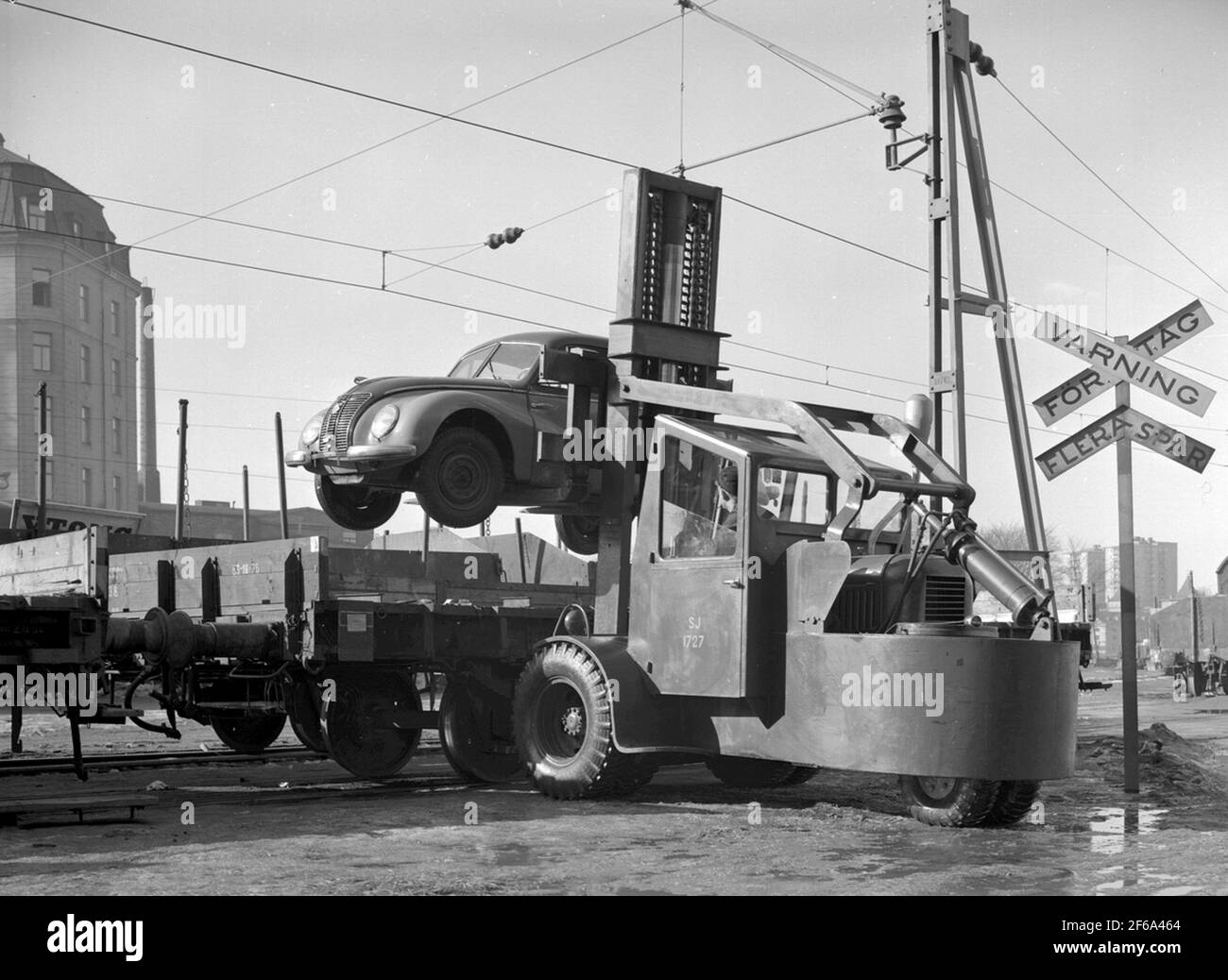 Bigger forklift in quay service Stock Photo - Alamy