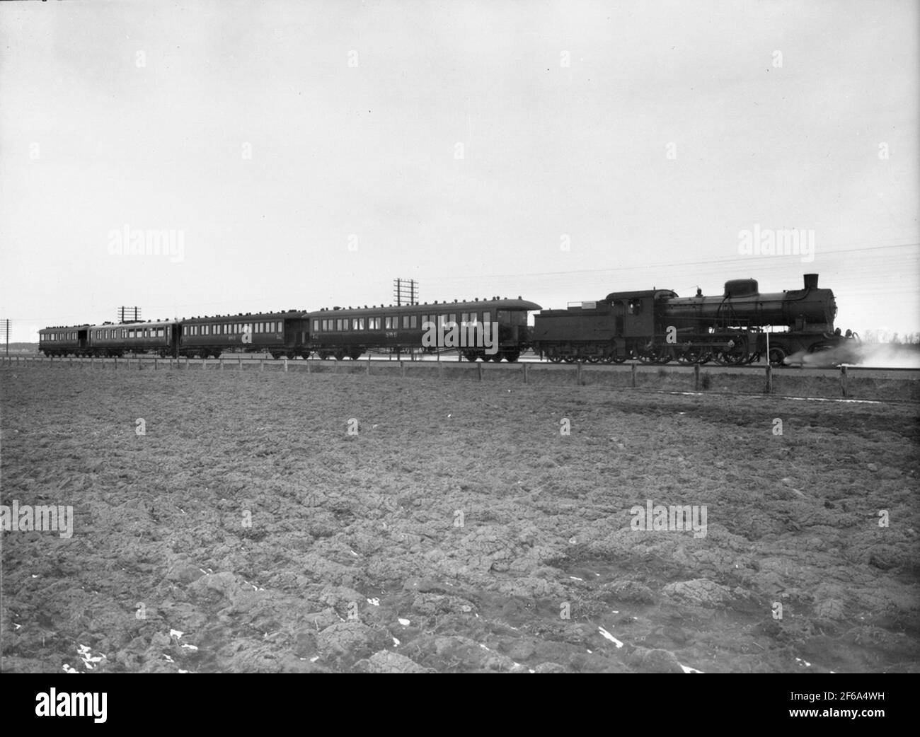 SWB Nice train M Lok 57, cart 49, 20 + 2 to.where railway track between ...