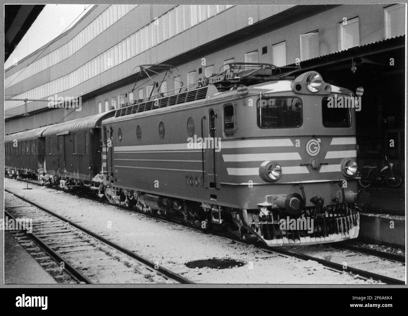 Passenger train at Stockholm C. TFV Grängesberg - Oxelösund railways ...