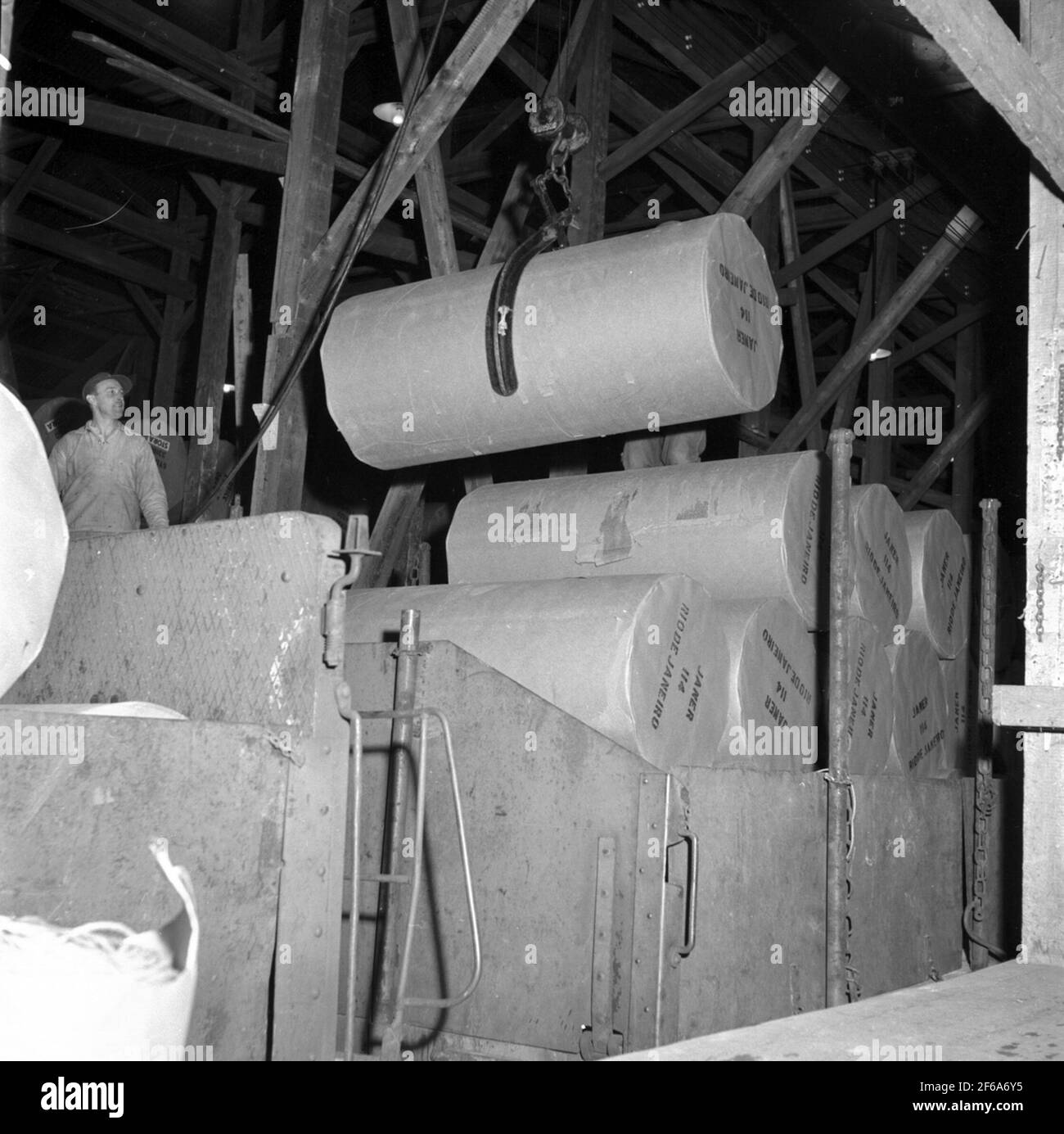 Loading paper bales on Kvarnsvedens Paper mill Stock Photo - Alamy