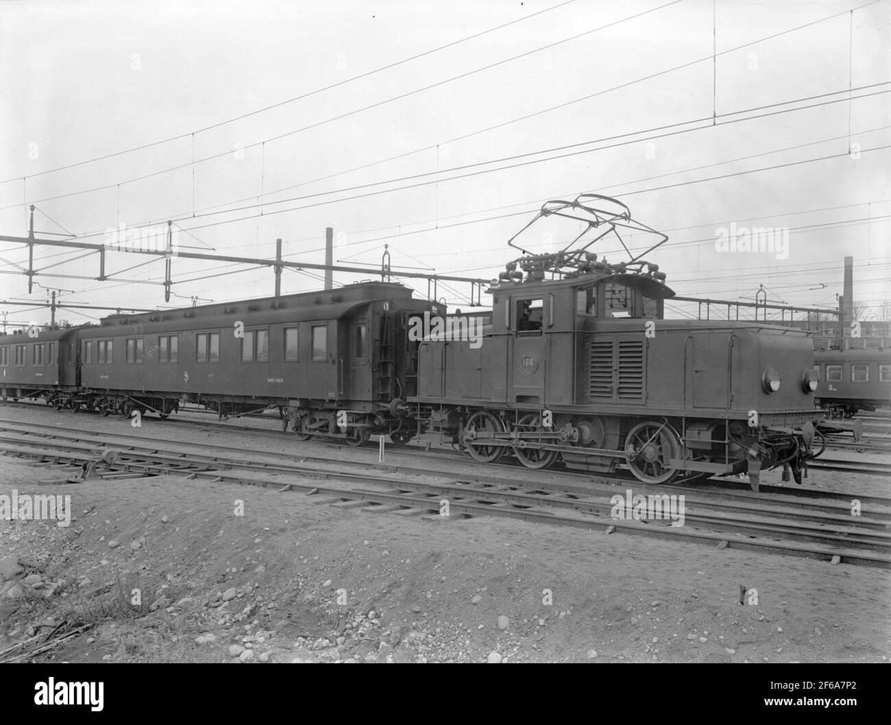 The state's railways, SJ UB 166 with shift trains Stock Photo - Alamy
