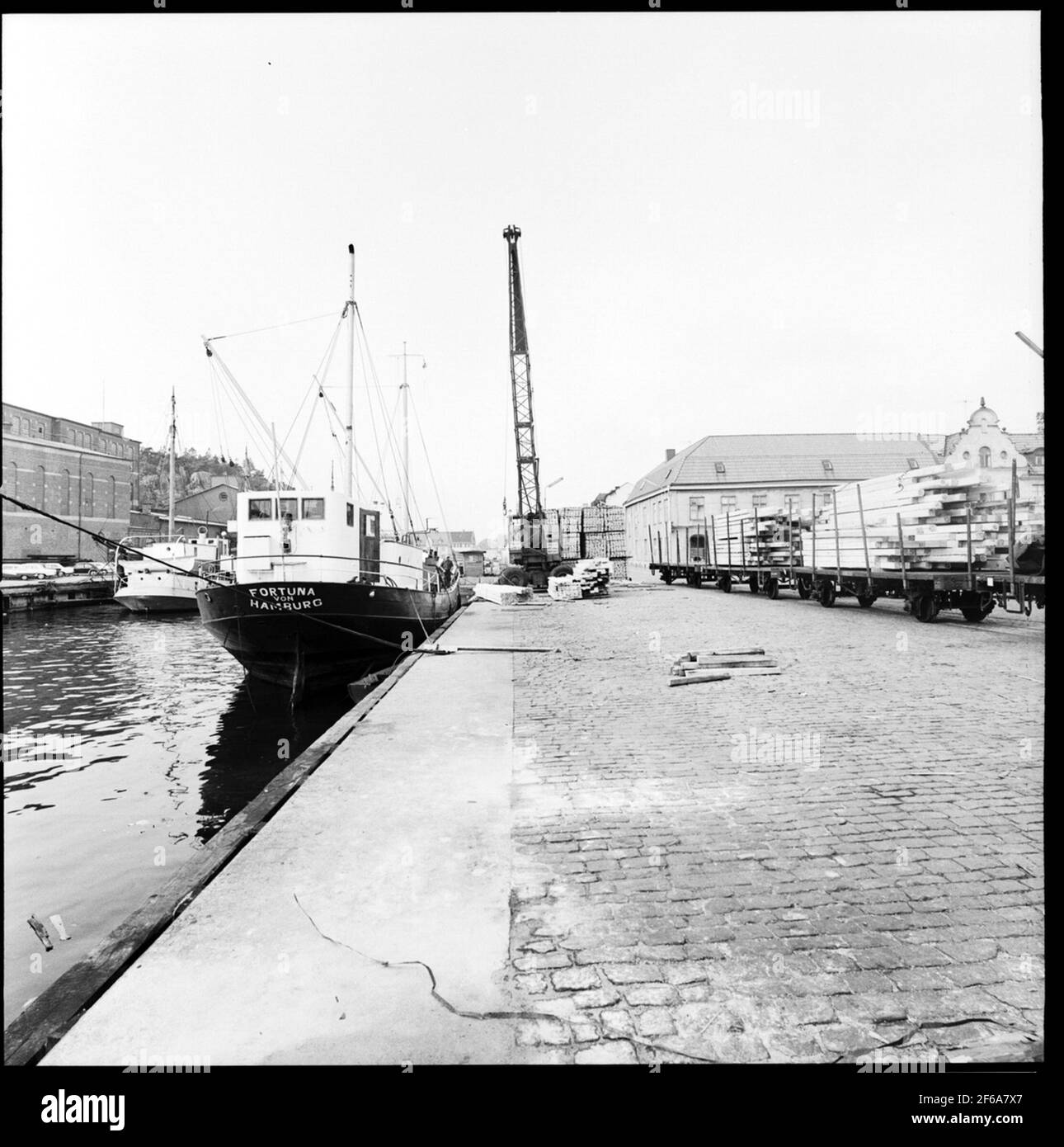 District Reporting Växjö. Loading in Karlshamn's port. Fortuna von ...