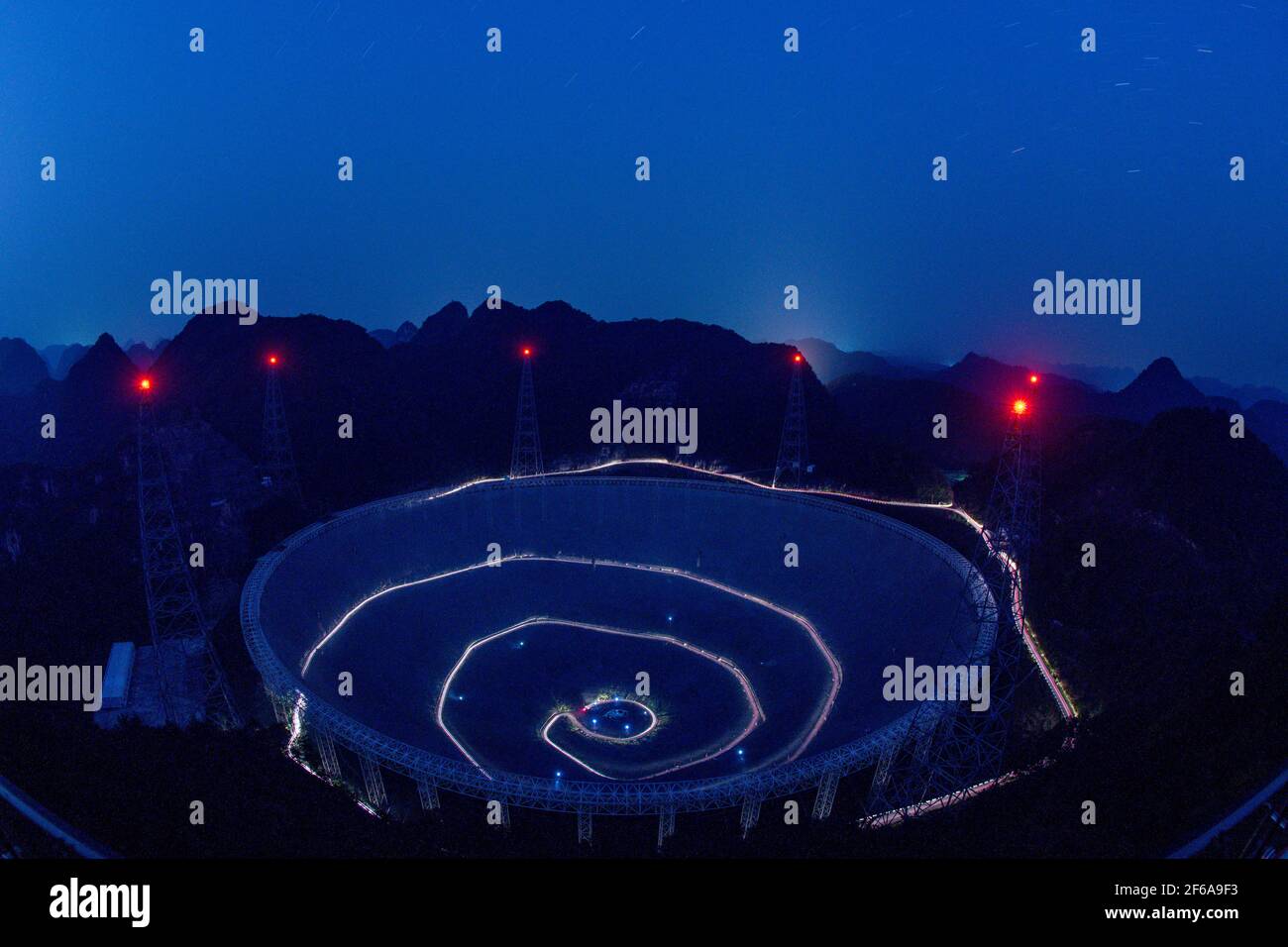Fast telescope night hi-res stock photography and images - Alamy