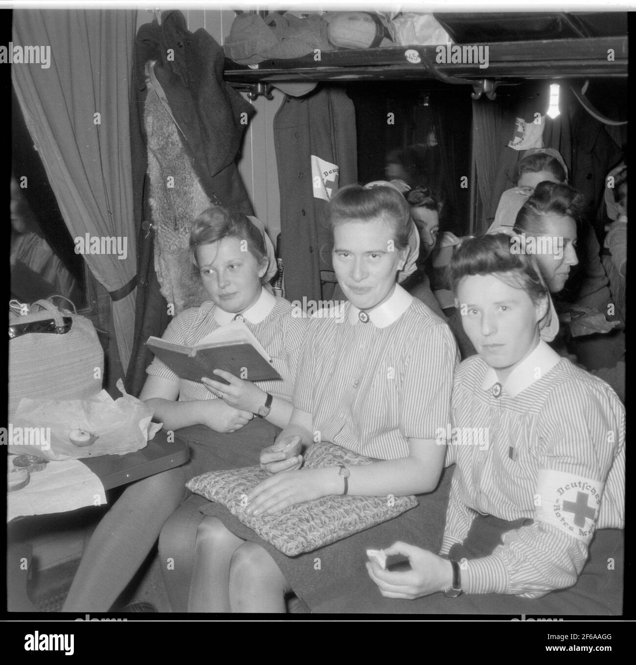 Choruses hi-res stock photography and images - Alamy