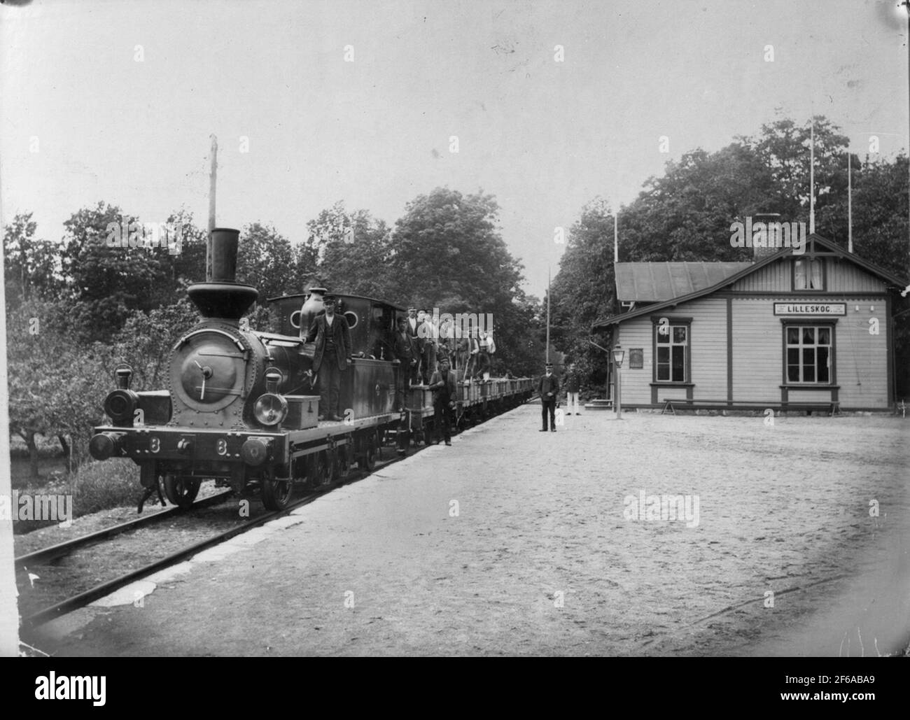 Uwh hi-res stock photography and images - Alamy