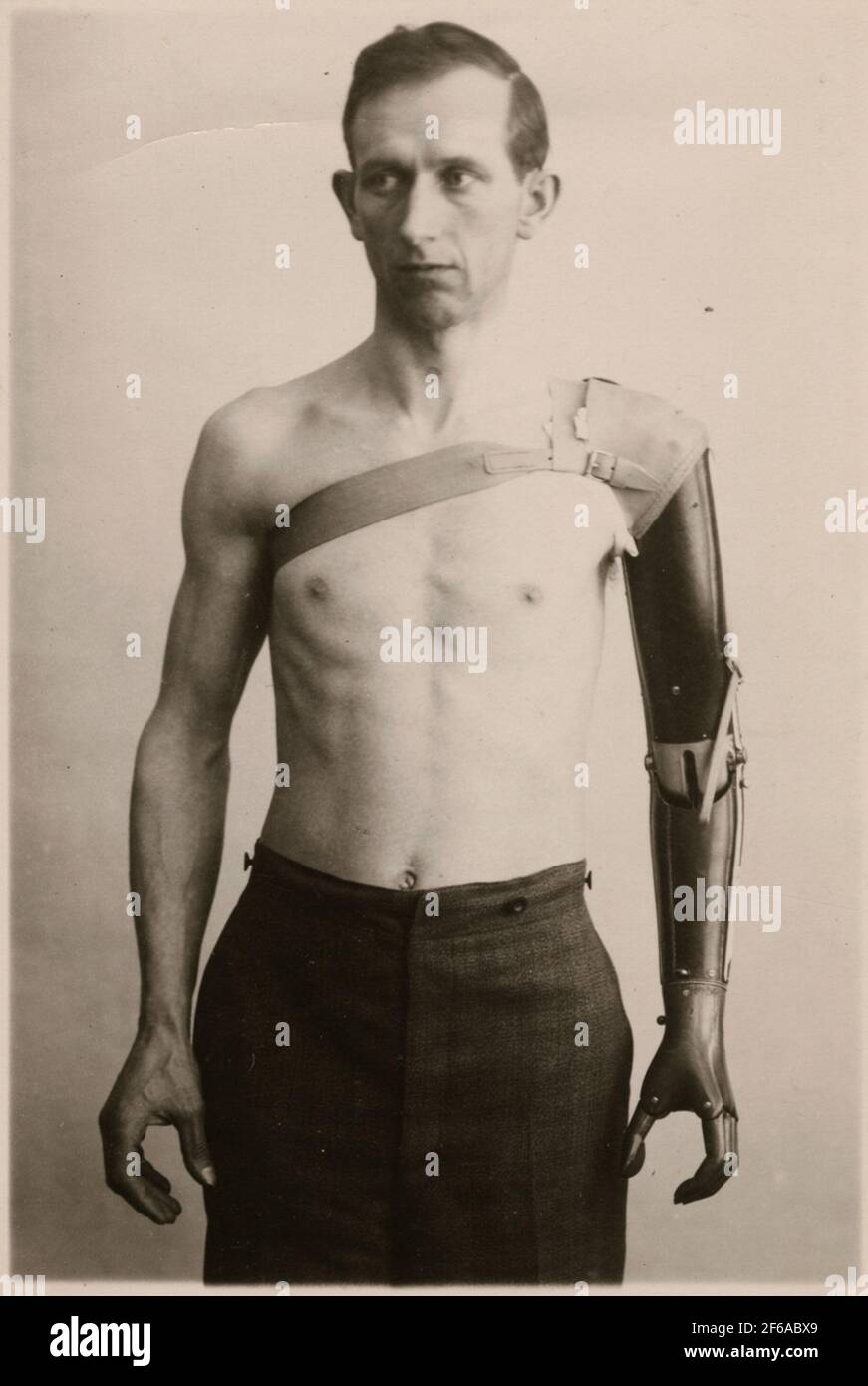 Photography from "account of manufacturing at the state railway's ...