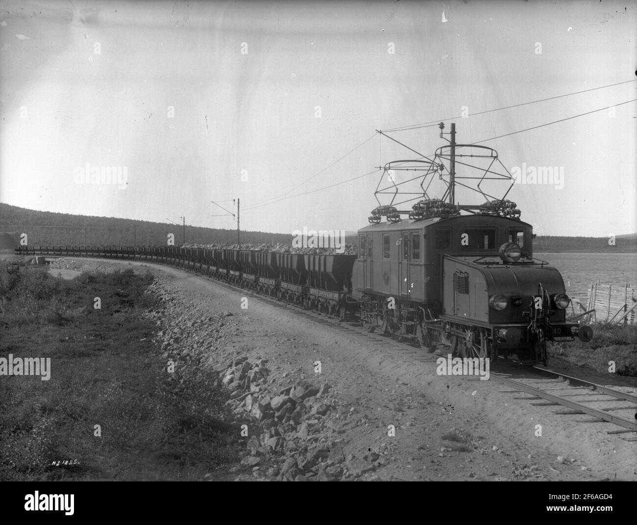 The state's railways, SJ oC 40 with ore trains Stock Photo - Alamy