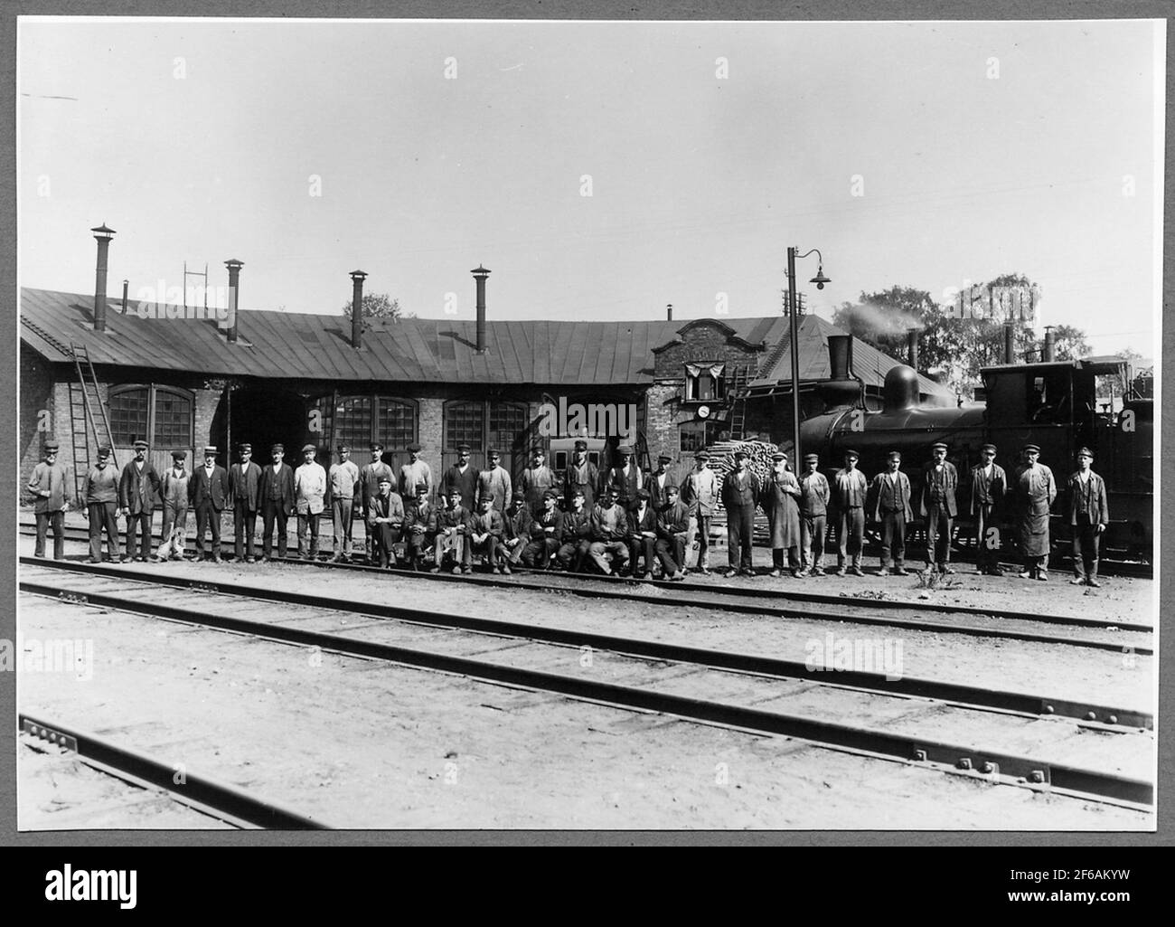 Southern Dalarnes railroad staff at Avesta Krylbo Lokstallar.Söra ...