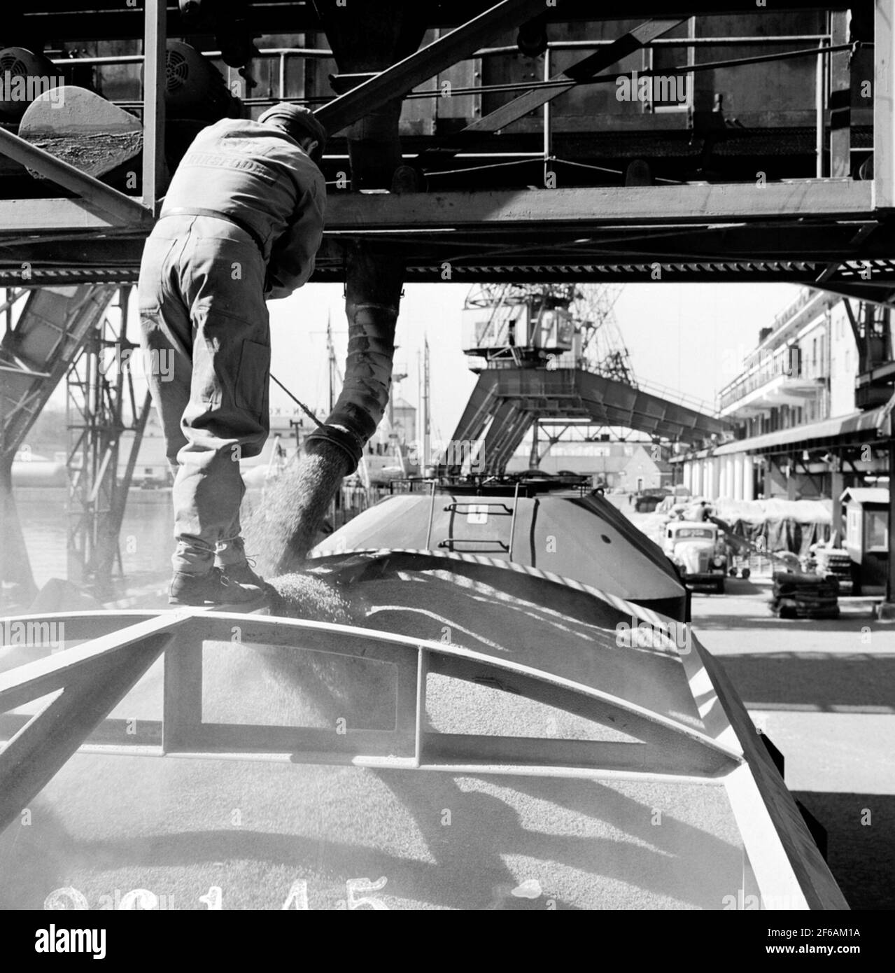 Loading grain train Black and White Stock Photos & Images - Alamy