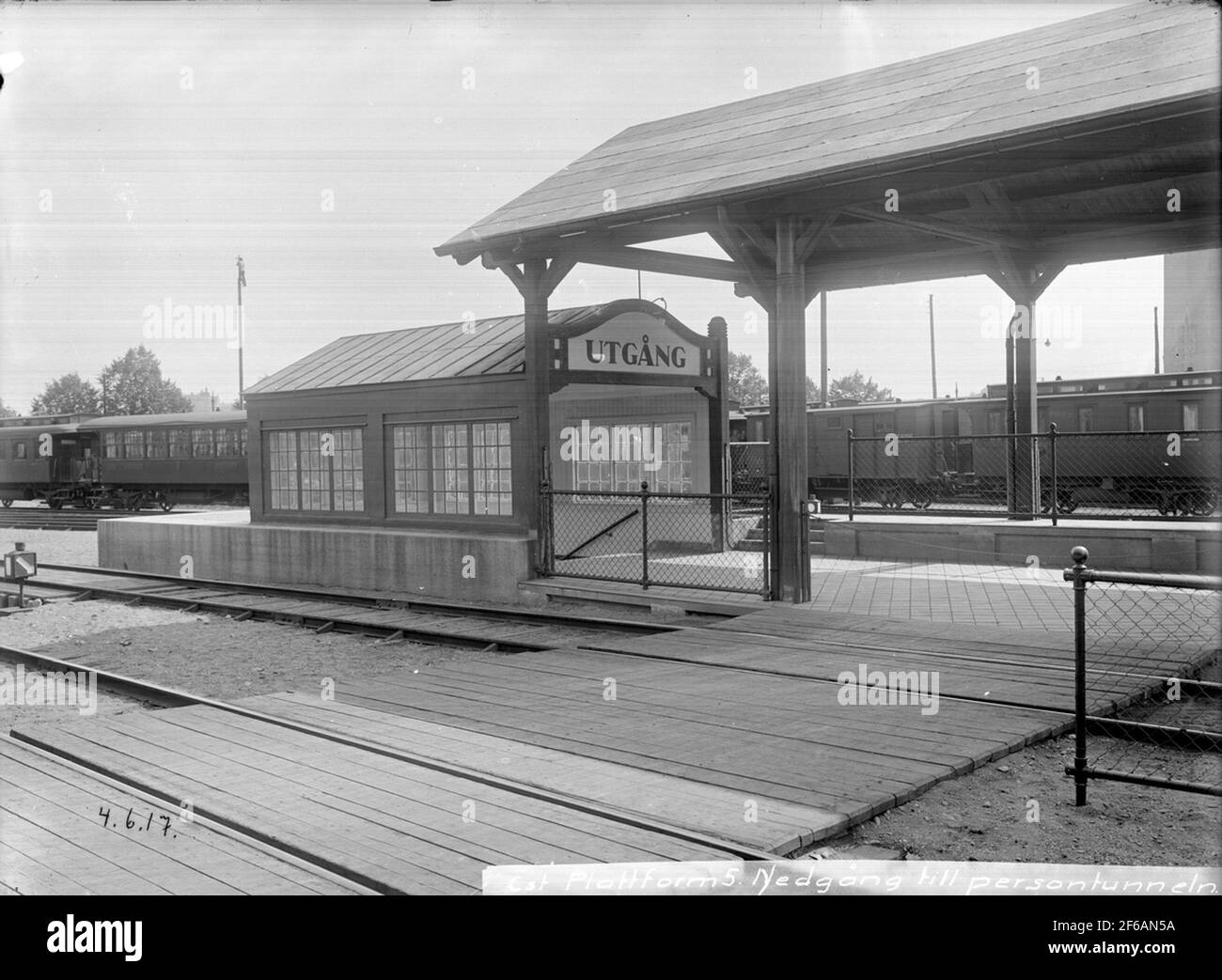 Fall from Platform 5, Stockholm Central Station Stock Photo - Alamy