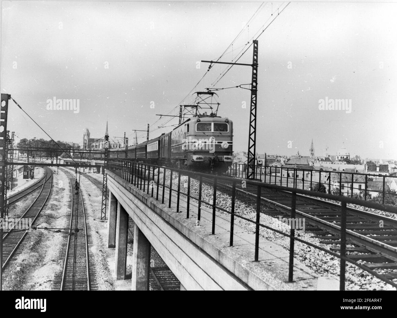 SNCF CC 7101 with "Le Mistral Stock Photo - Alamy